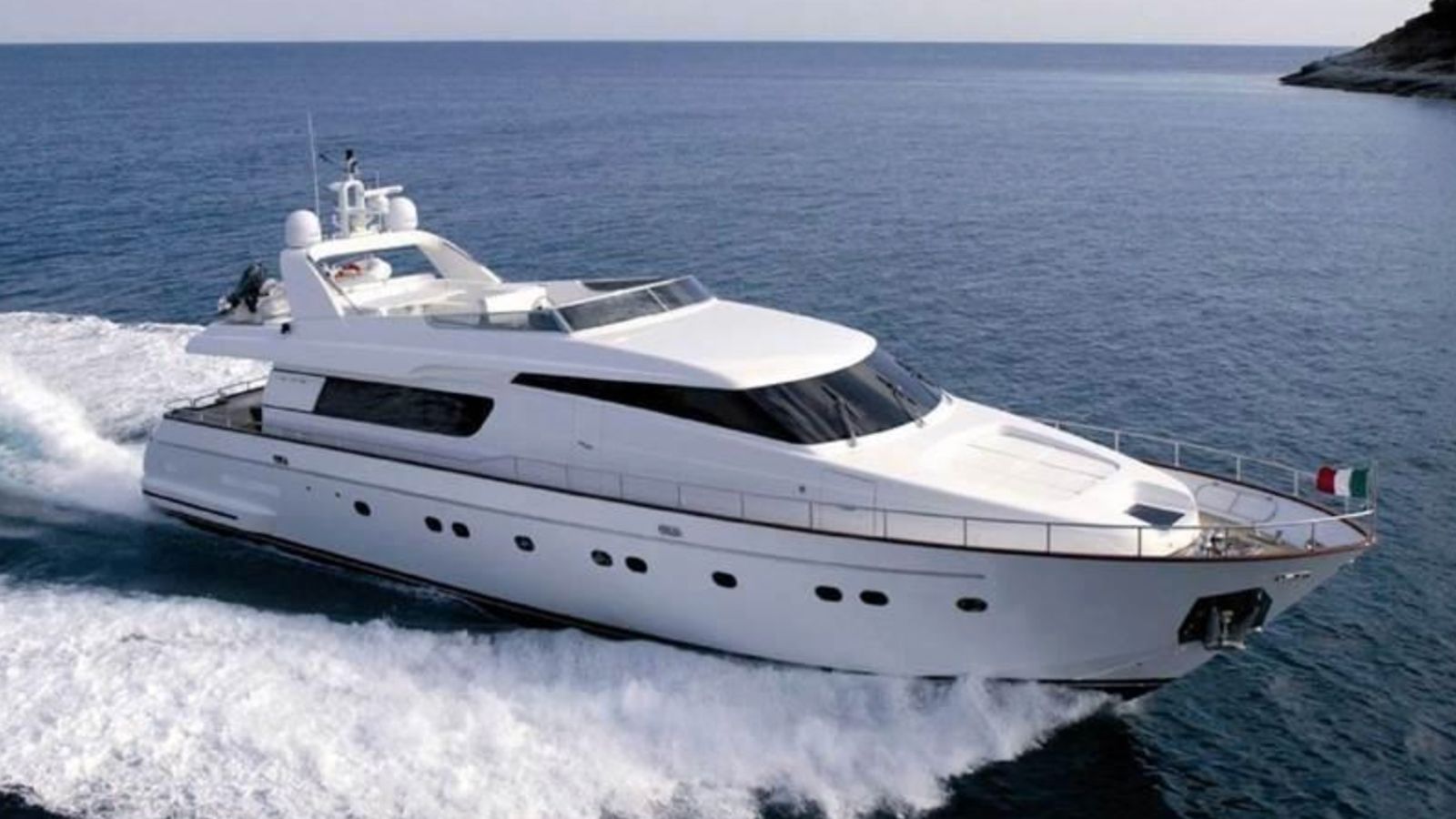26m Sanlorenzo motor yacht Double B sold